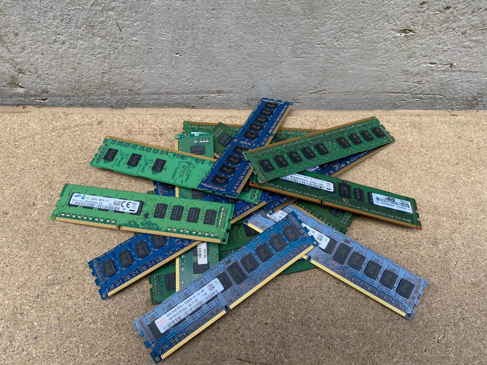 36520 - RAM card, gold-plated comb without attachment - Holland Recycling