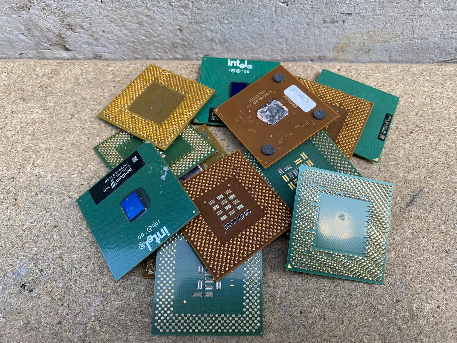 36651 - CPU, plastic, green/brown without cooling cap - Holland Recycling