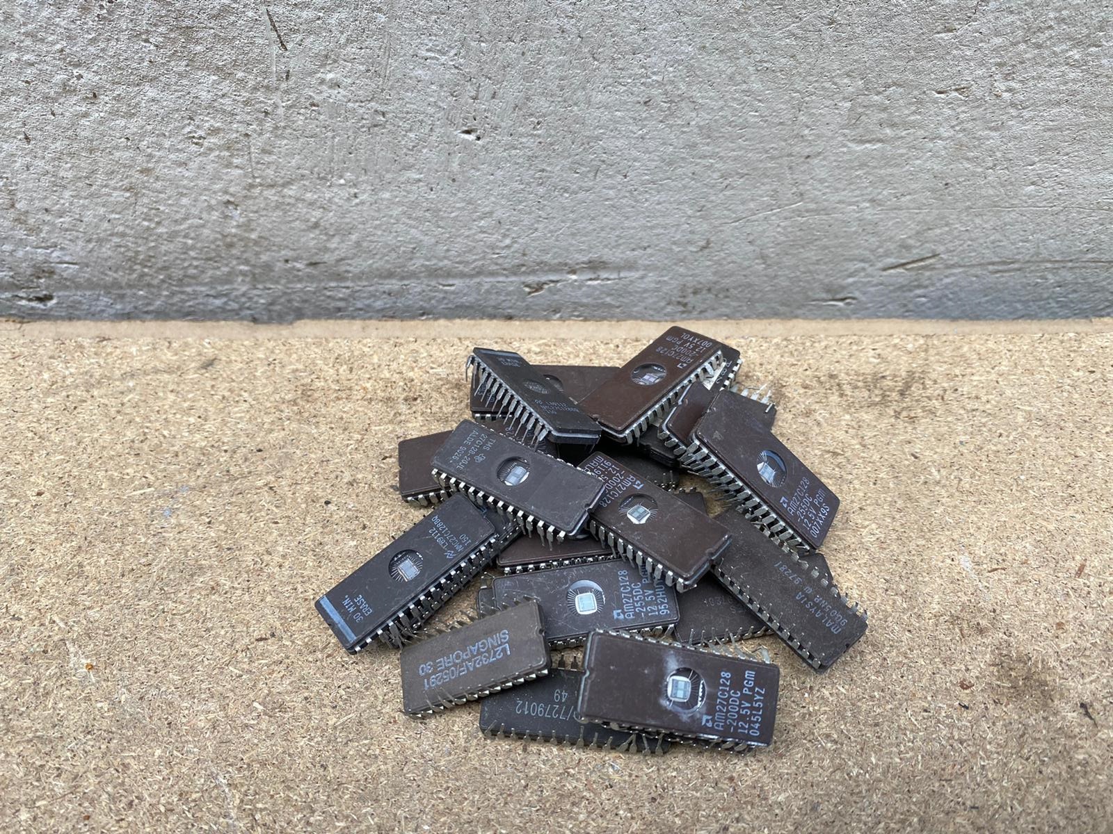 36721 - IC Ceramic IC Plastic - Holland Recycling